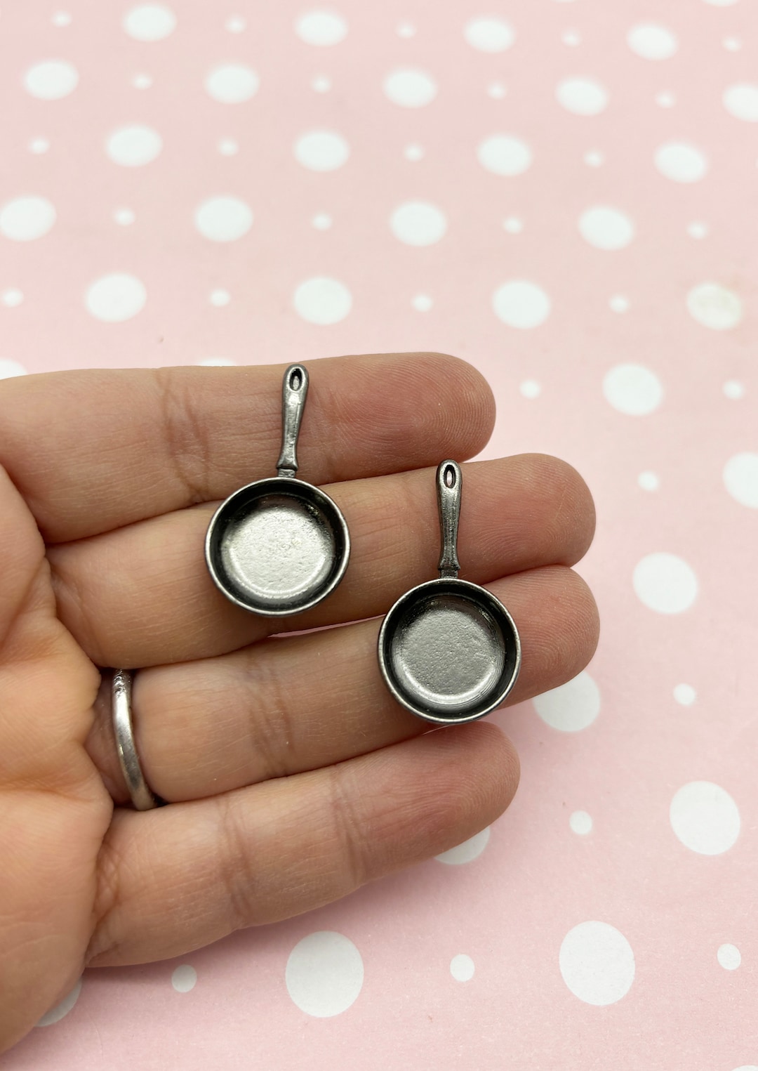 5 Dark Gunmetal Frying Pan Charms Skillet Charms L413 - Etsy