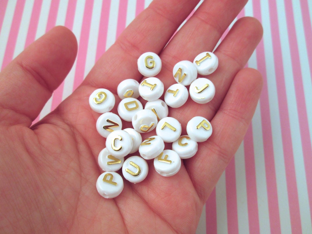 50 Plastic White and Gold Round Resin Alphabet Letter Beads, Acrylic ...
