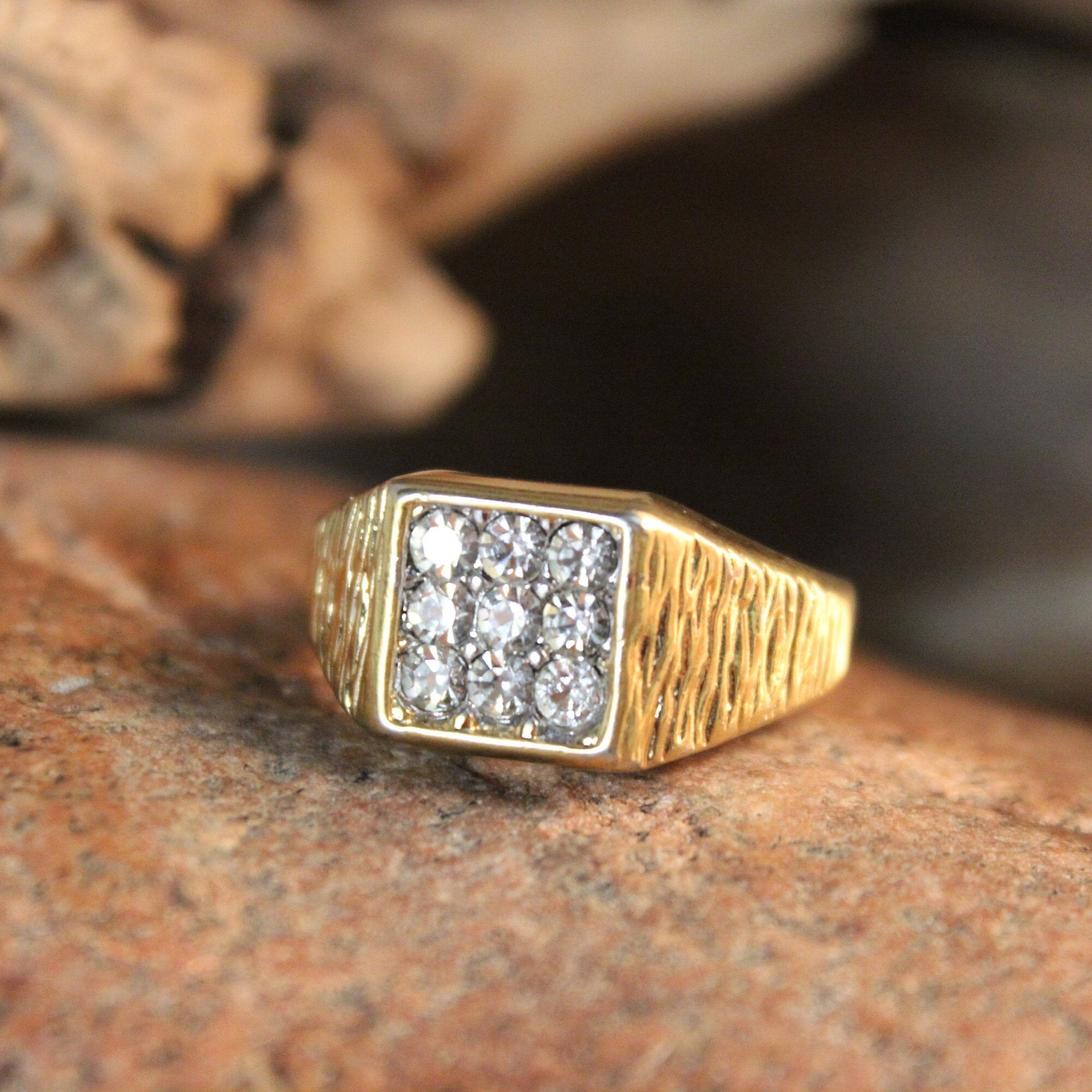 Mens Vintage 18K HGE Ring Mens Yellow Gold Vintage Ring 10 Grams Size Mens Vintage 18K HGE Ring Mens Yellow Gold Vintage Ring 10 Grams Size