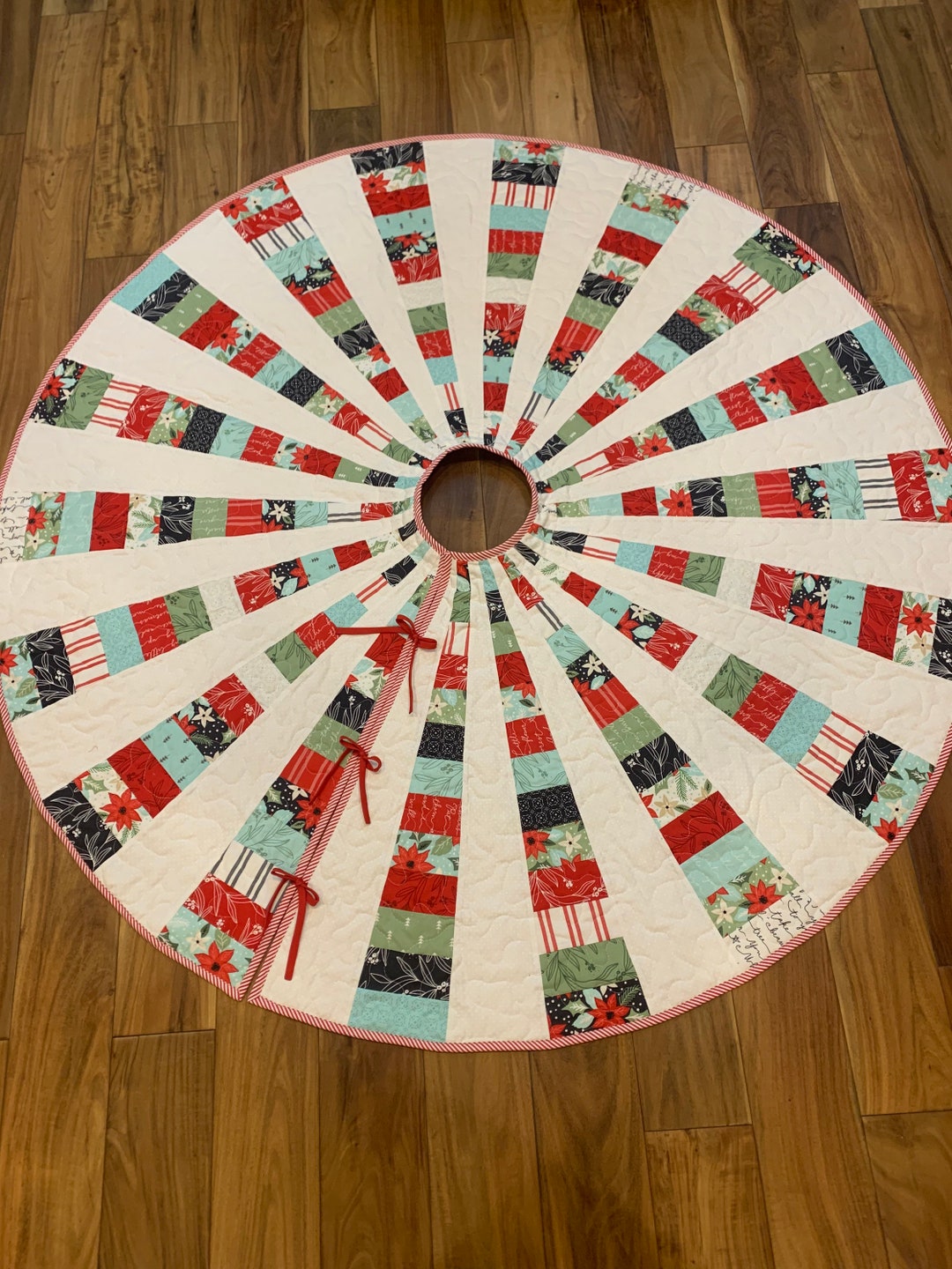 Extra Large Farmhouse Christmas Tree Skirt. Classic Christmas Tree ...