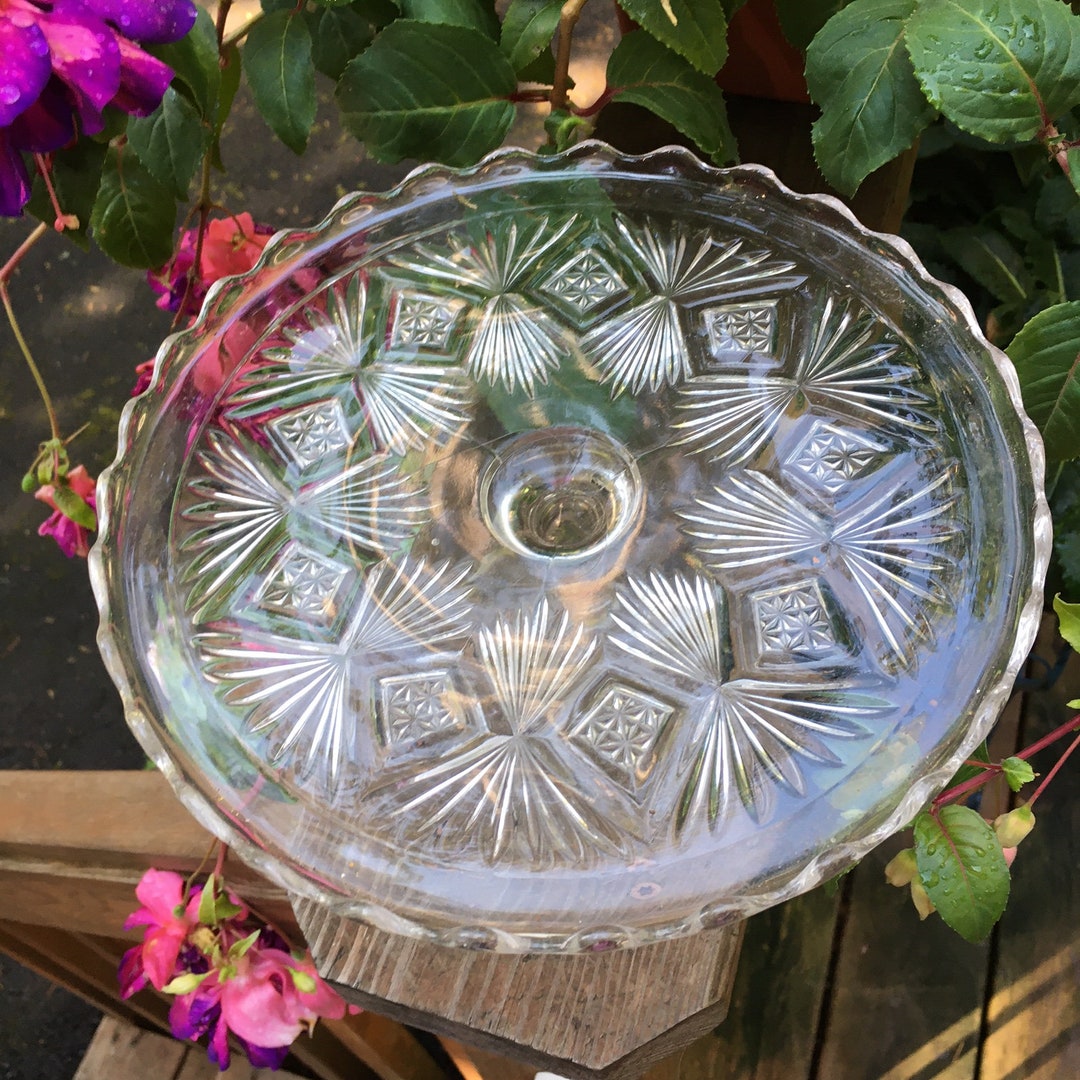 Vintage Pedestal Cake Plate Stand Scalloped Edge Beautiful Condition ...