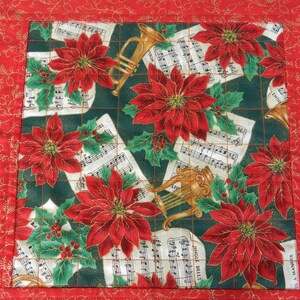 Christmas Poinsettia Table Topper, Christmas Wall Hanging, Poinsettia ...