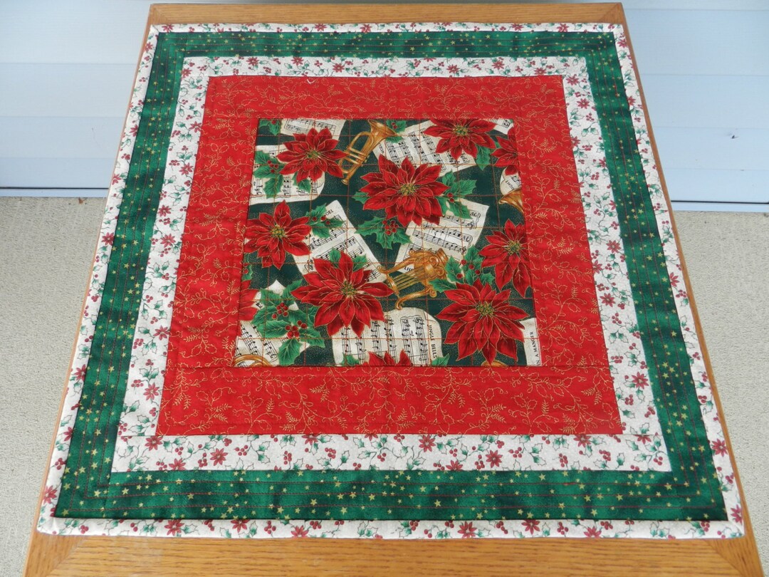 Christmas Poinsettia Table Topper, Christmas Wall Hanging, Poinsettia ...