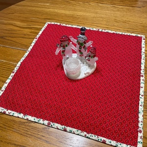 Christmas Poinsettia Table Topper, Christmas Wall Hanging, Poinsettia ...