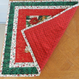 Christmas Poinsettia Table Topper, Christmas Wall Hanging, Poinsettia ...