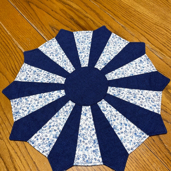 Dresden Plate Table Topper - Etsy