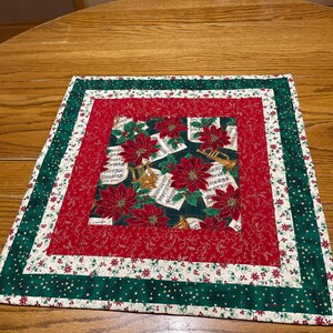 Christmas Poinsettia Table Topper, Christmas Wall Hanging, Poinsettia ...