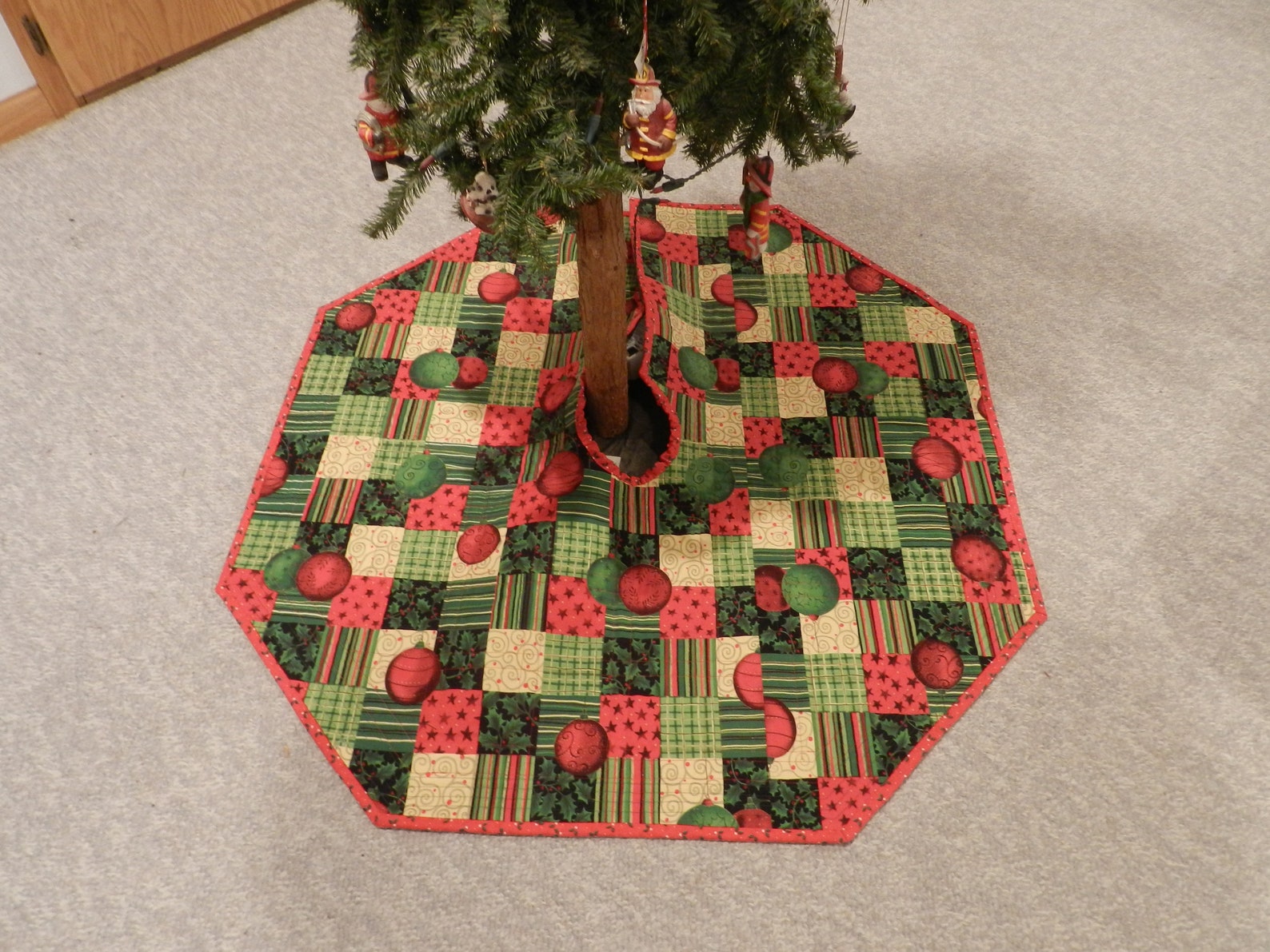 Christmas Tree Skirt, Quilted Christmas Tree Skirt, Xmas Tree Skirt ...