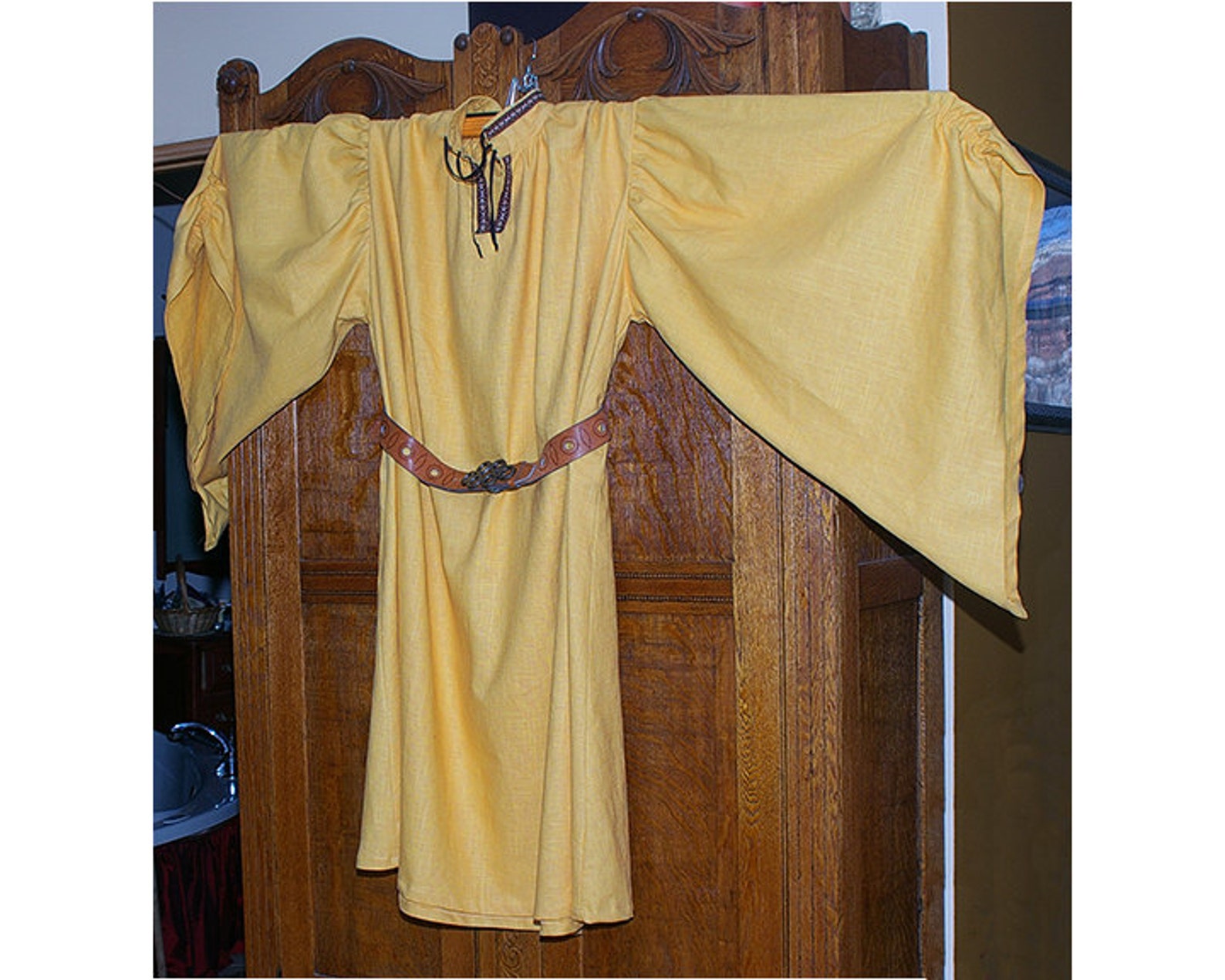 Medieval Ireland Leine, Reconstructing History Clothing, Old Period ... Medieval Ireland Leine, Reconstructing History Clothing, Old Period ...