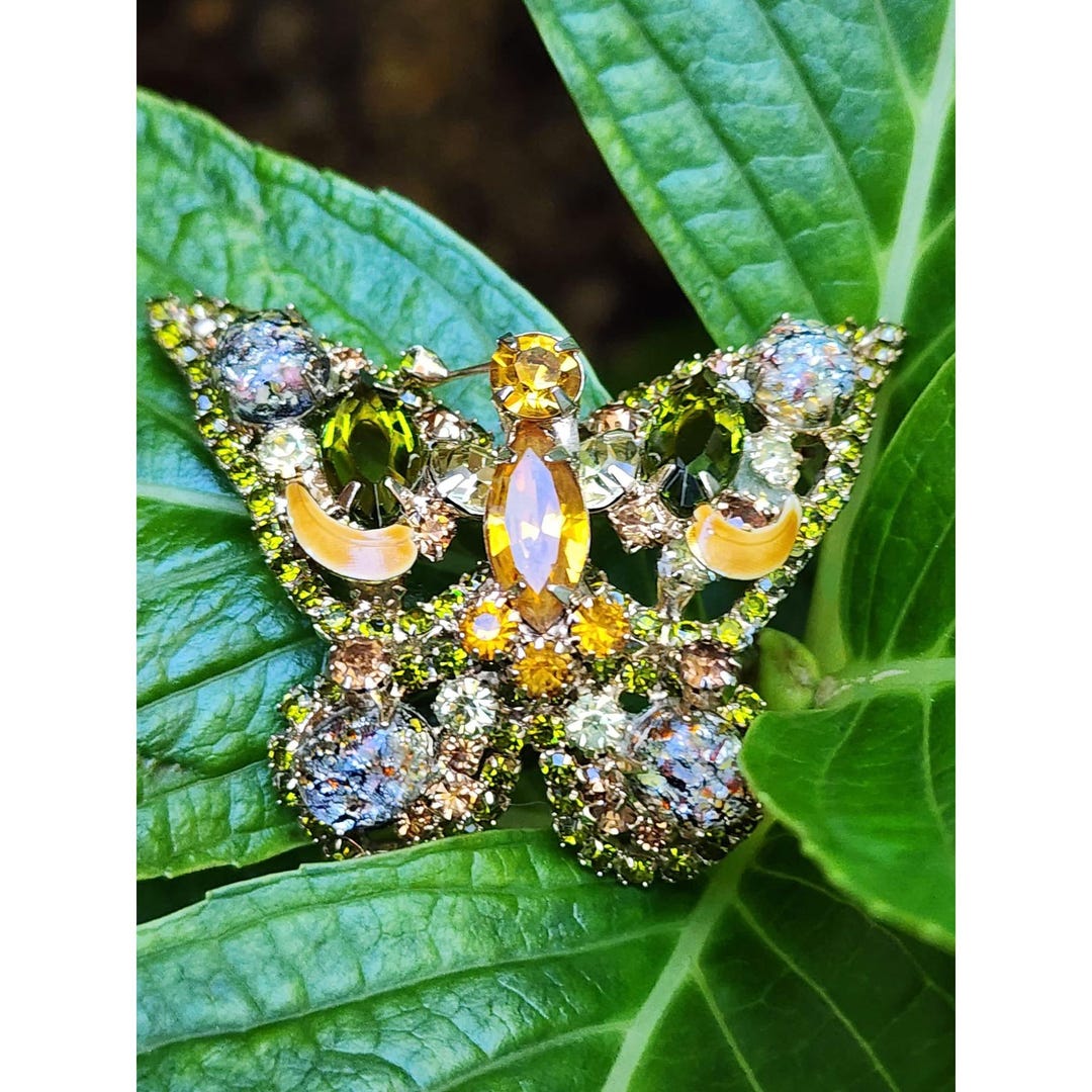 Outstanding Alice Caviness Rhinestone Curved Butterfly Brooch (A5744 ...