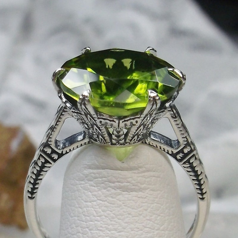 Vintage Peridot Ring - Etsy