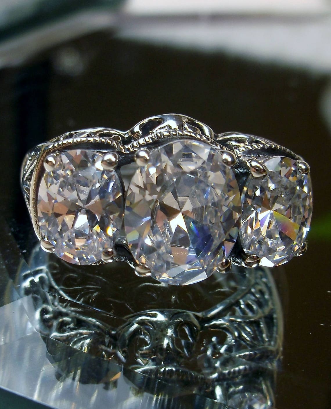 White CZ Ring Size 4 / Sterling Silver/ 3-gem Oval Cut Cubic - Etsy