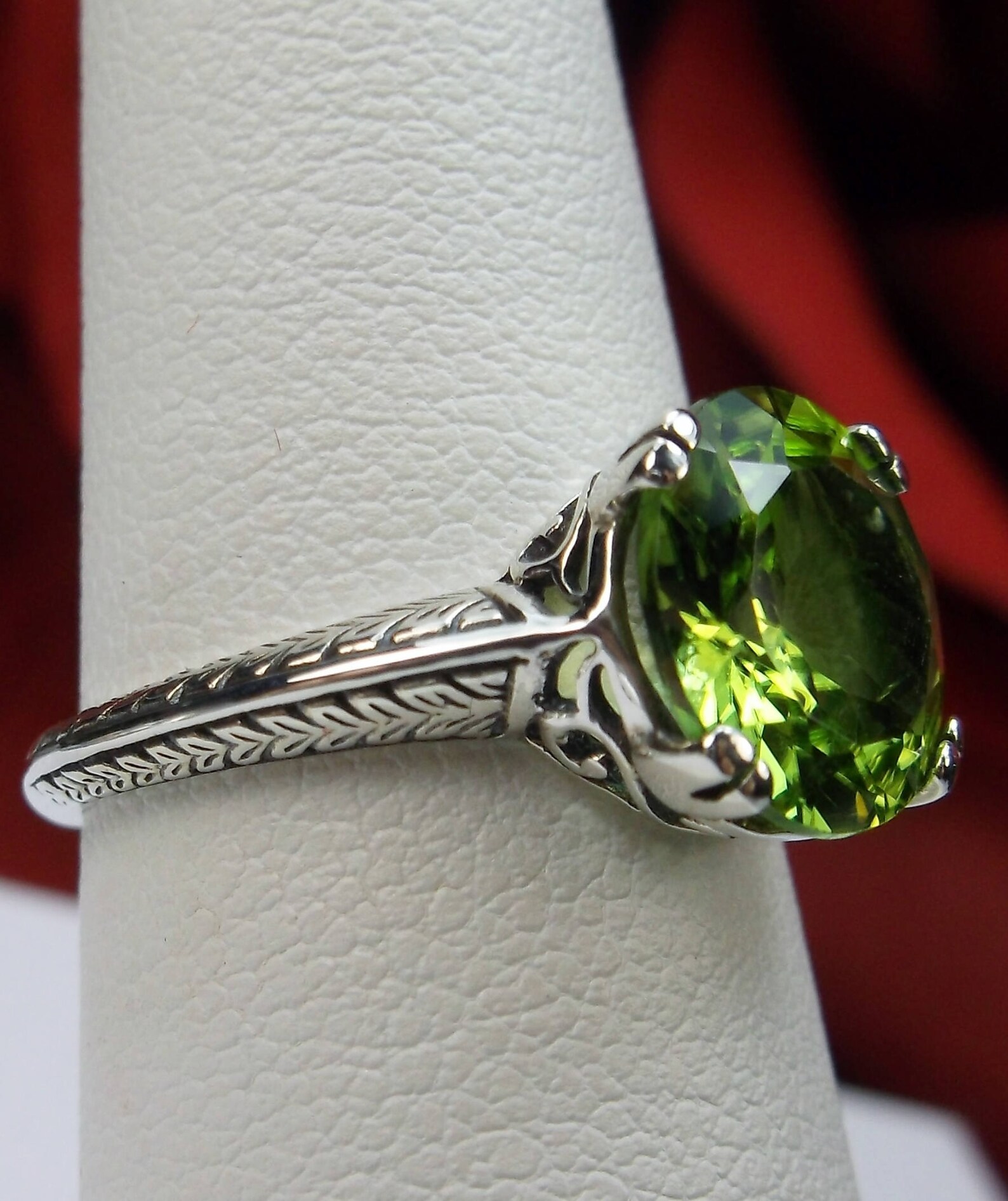 Natural Green Peridot Ring / 10k 14k White Gold or Sterling - Etsy