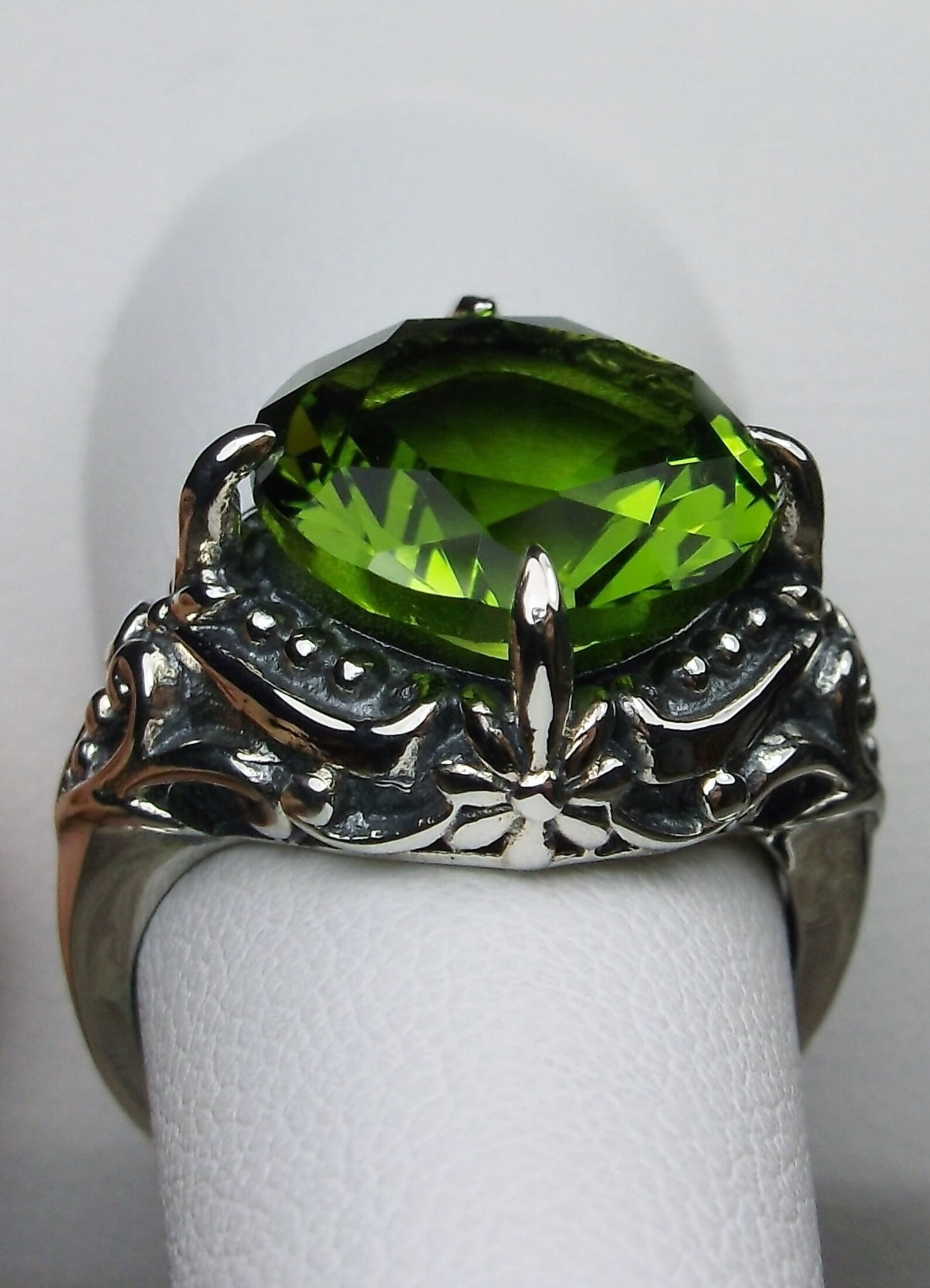Peridot Ring/ Solid Sterling Silver/ 6ct Round Cut Simulated - Etsy