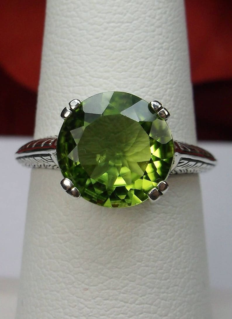 Natural Green Peridot Ring / 10k 14k White Gold or Sterling - Etsy