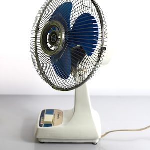 Vintage 70s Table Fan, HC Beauty - Taiwan, Deluxe 9, Blue and White ...