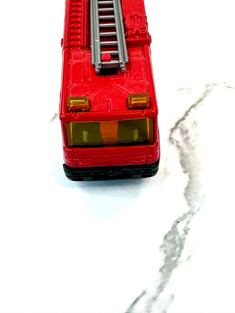 Vintage Matchbox 1998 Die Cast Fire Engine ~ Dennis Sabre ~ #44 ...
