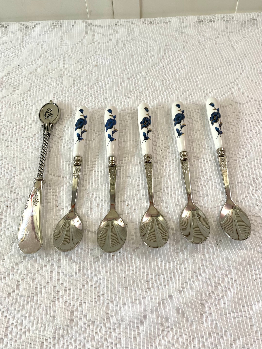 Vintage Blue & White Spoon and Cheese Spreader Set W/fabric Case ~ 5 ...