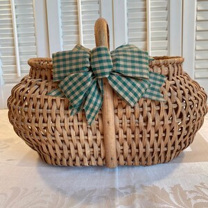 Vintage Shaker Style Basket With Bow~ Flat Bottom ~ Wood Handle With ...