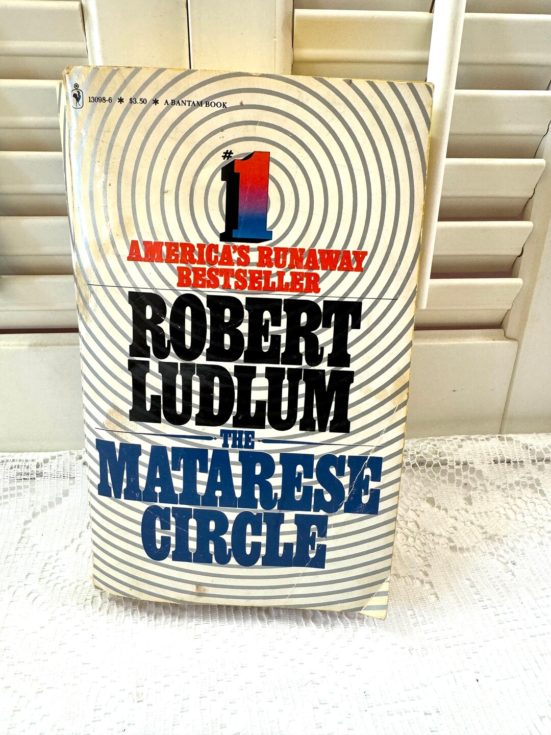 Vintage Book ~ the Matarese Circle ~ Robert Ludlum ~ 1980 ~ Paperback ...