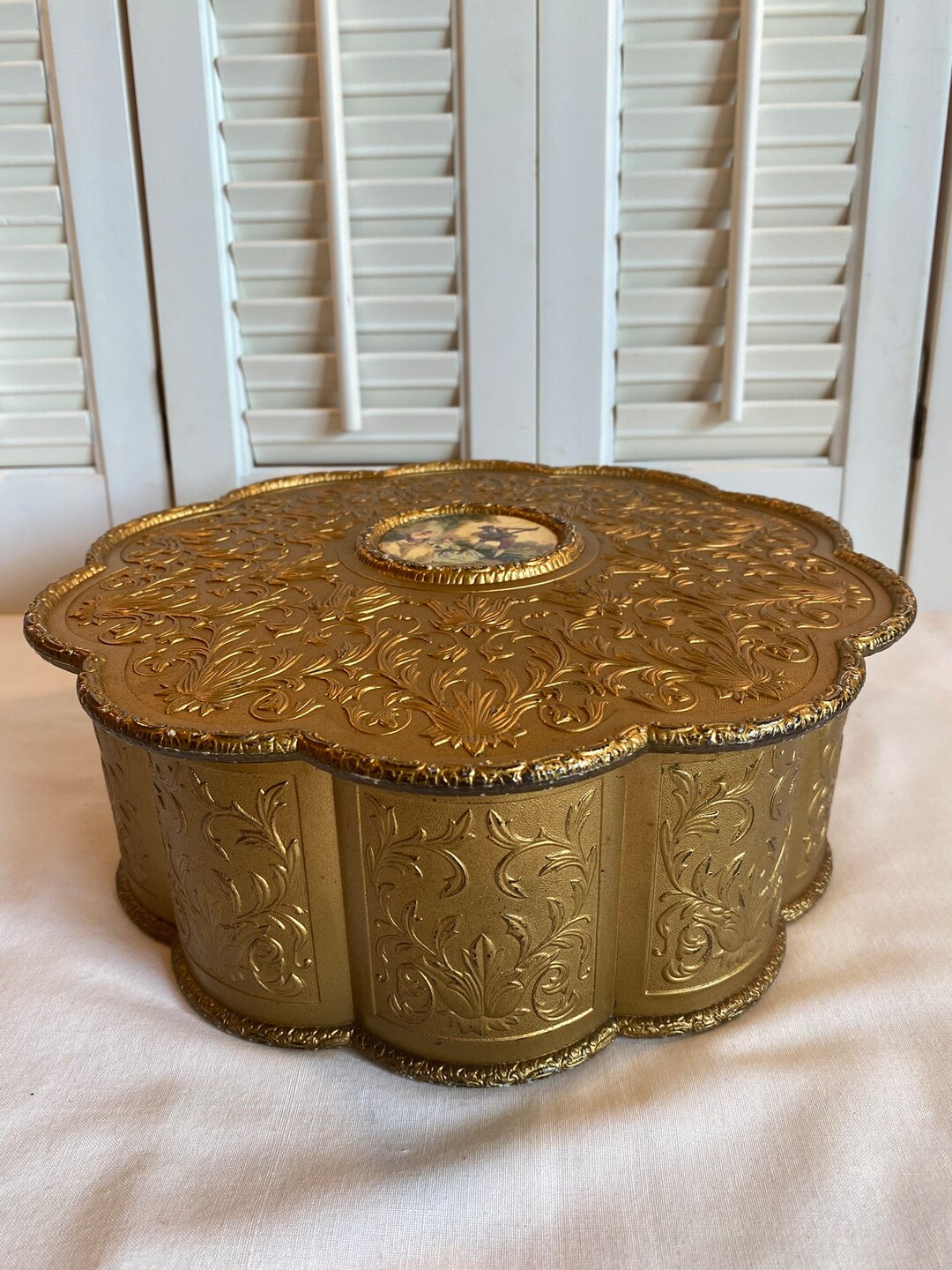 Vintage Plastic Box ~ Victorian Style Scene on Top ~ Gold Embossed ...