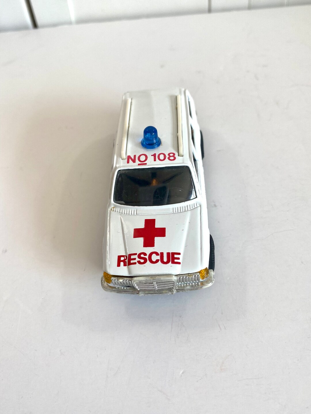 Vintage Collectible White Rescue Car ~ Die Cast Fire Dept Vehicle ...