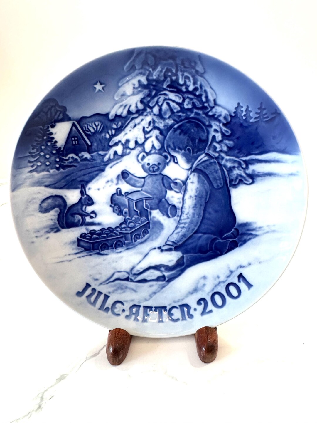 Vintage Bing and Grondahl Annual Christmas Plate ~ Jule After 2001 ...