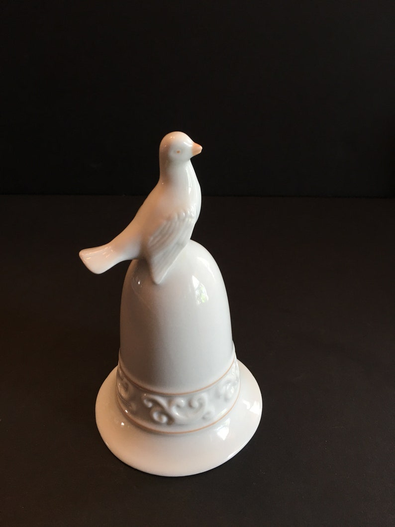 Avon Bell ~ Dove ~ the Tapestry Collection ~ 1981 ~ Collectible ...