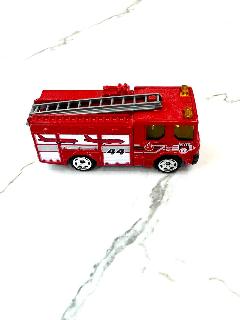 Vintage Matchbox 1998 Die Cast Fire Engine ~ Dennis Sabre ~ #44 ...