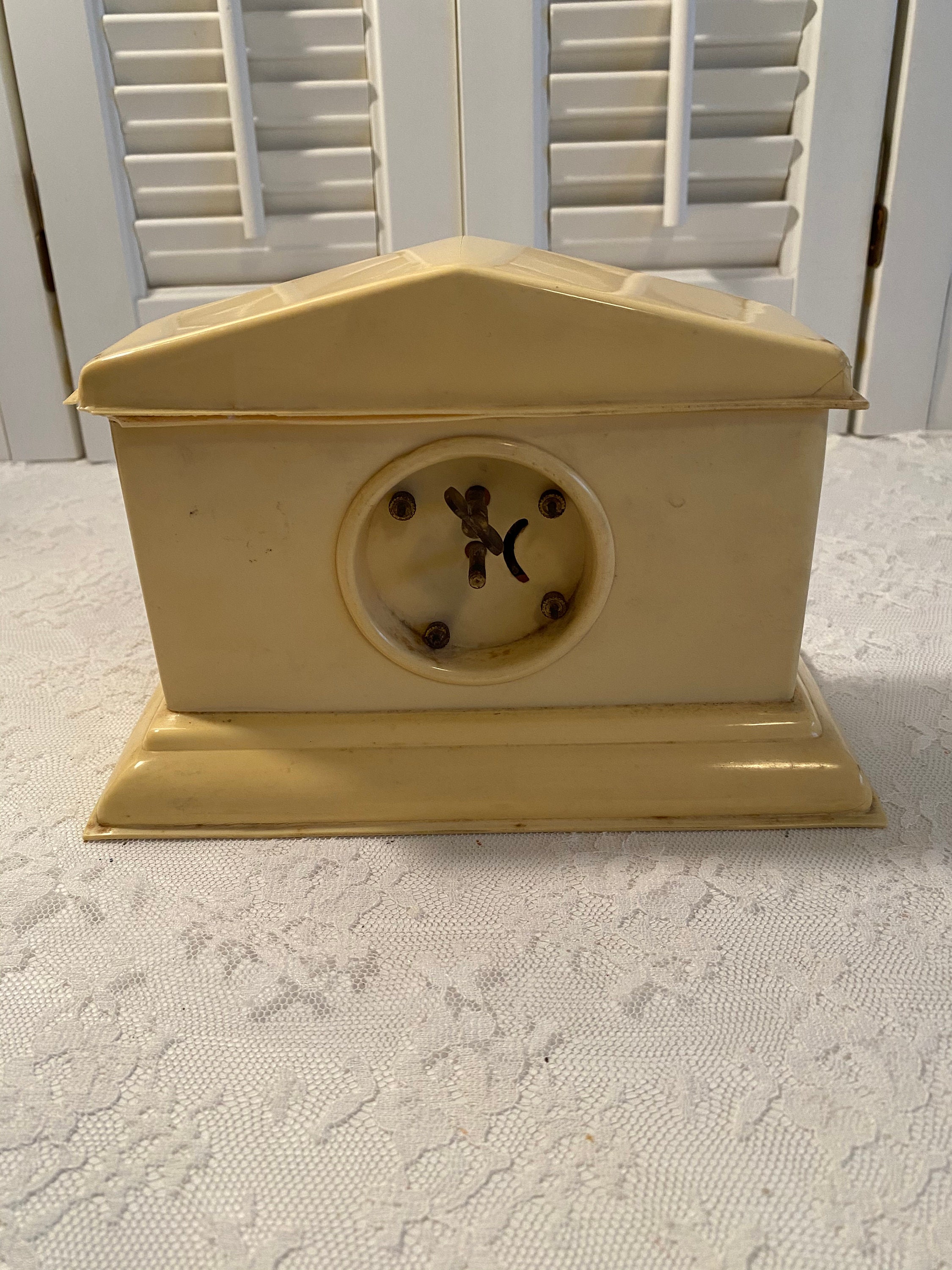Vintage New Haven Clock Co Celluloid Clock ~ Shelf Clock ~ Art Deco ...