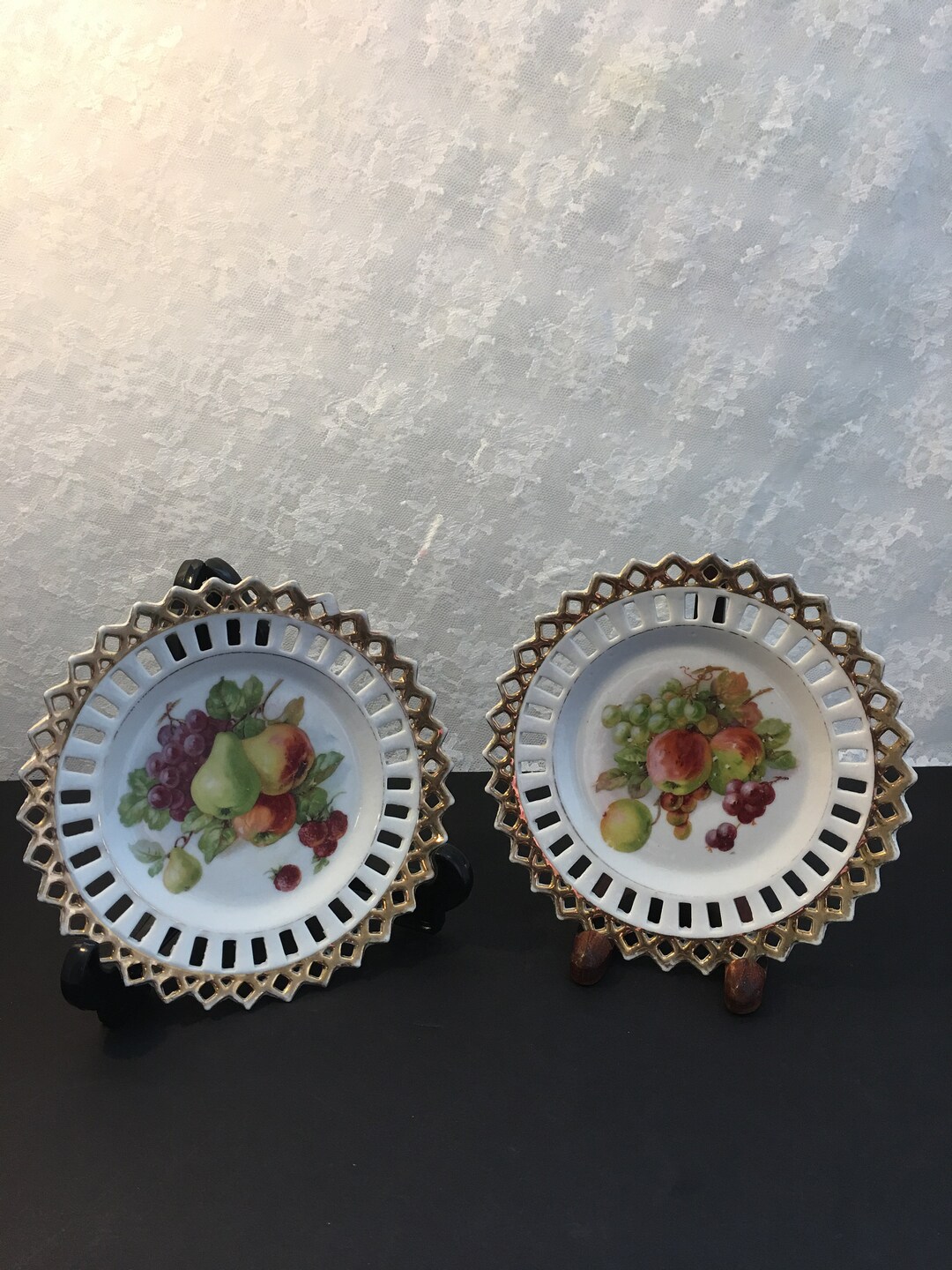 Fruit Design Plate ~ Set of Two ~ Gold Trim ~ Grapes and Apples ~ 6.5 ...