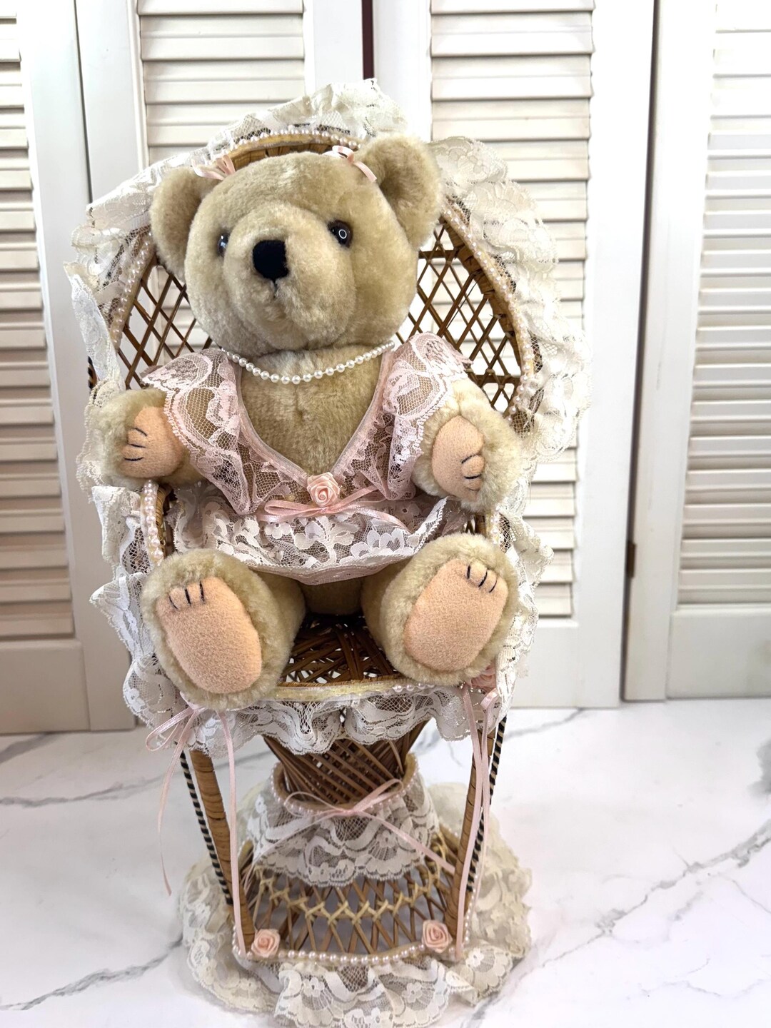 Vintage Teddy Bear and Wicker Chair Set ~ Pink and White Lace/pearls ...