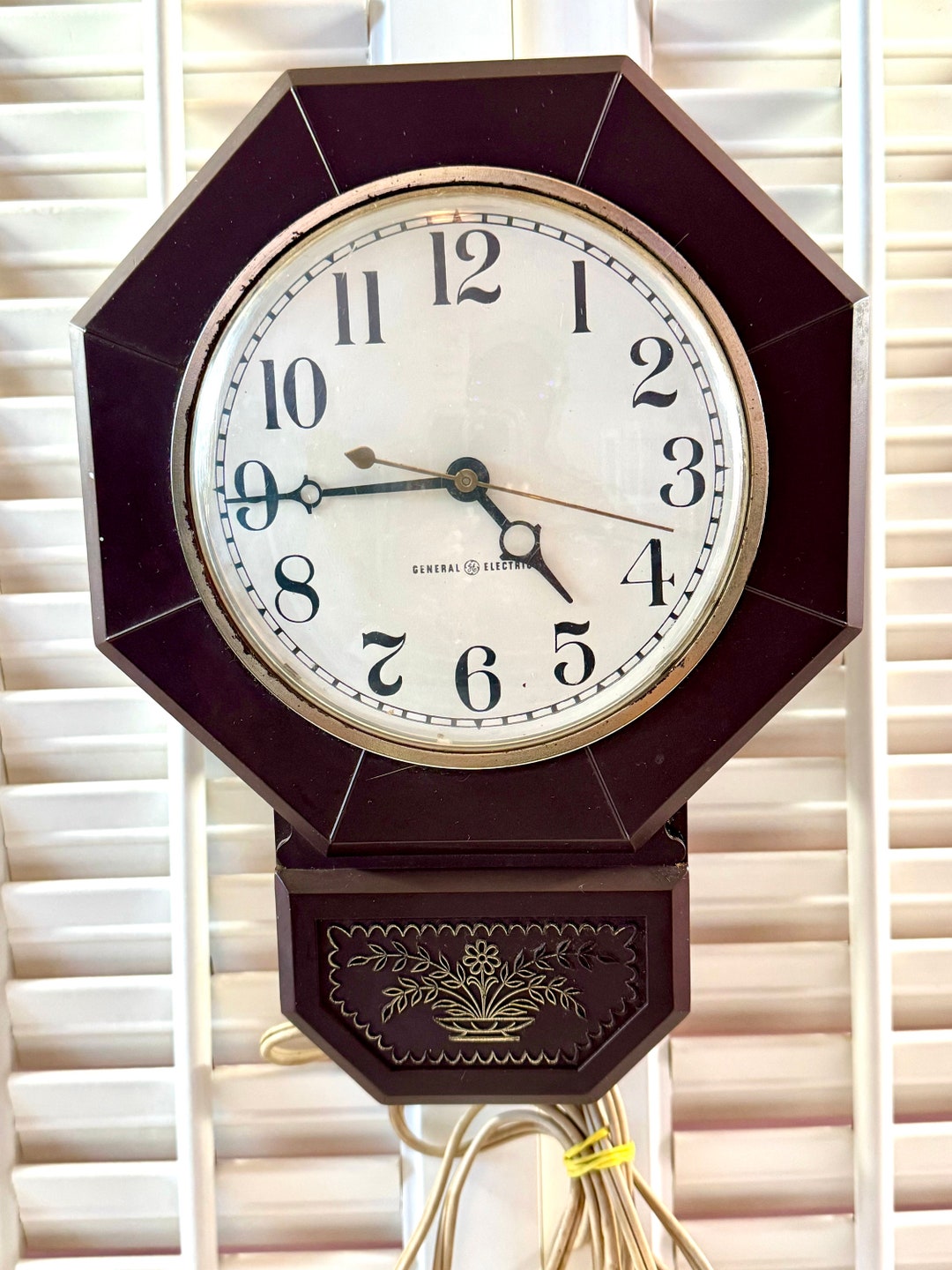 Vintage General Electric Wall Clock Model 2128A Made in USA Brown Faux ...