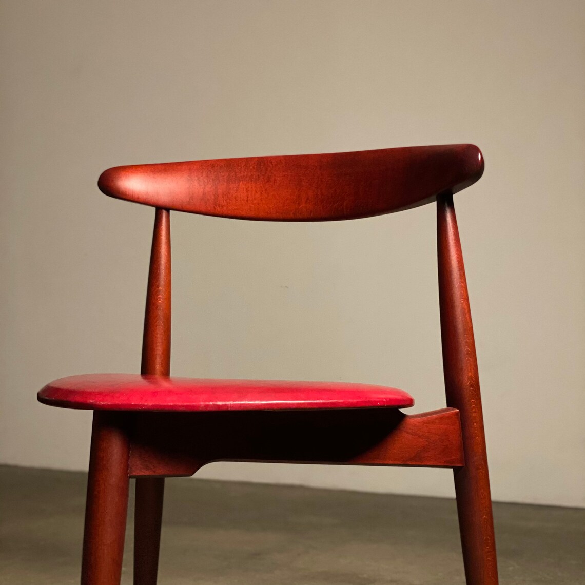 Hans Wegner Red 'heart' Chair for Fritz Hansen | Etsy