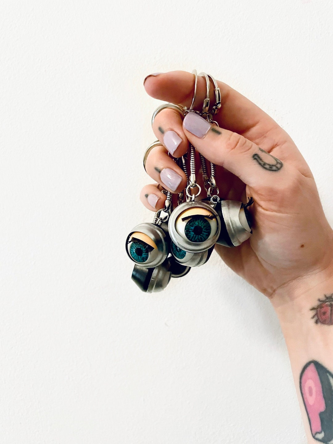 Eyeball Keychain, Blinking Doll Eye Keyring, Dolly Parts, Oddity ...