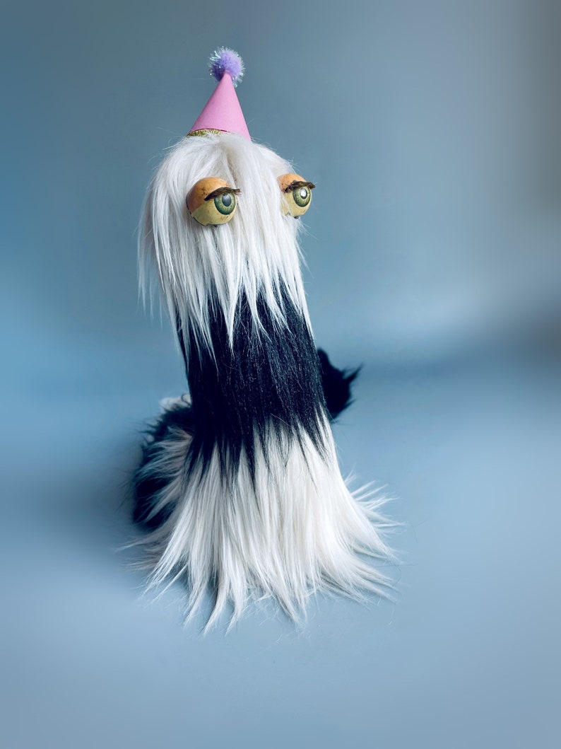 Surreal Sculpture, Furry Eyeball Slug, Pastel Art Toy, Surreal Bizarre ...