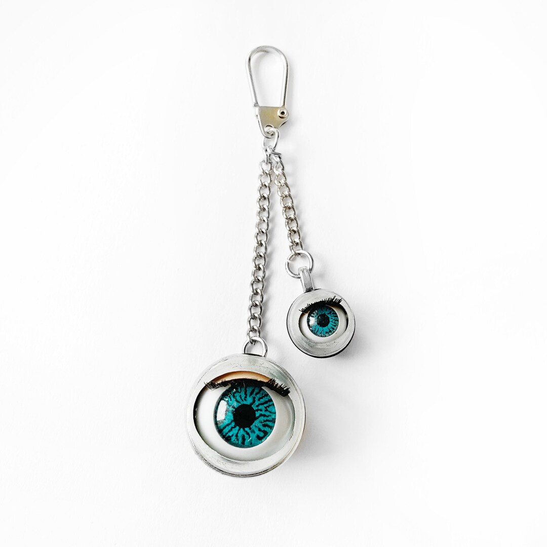 Blinking Eyeball Keychain, Unusual Keyring, Oddity Gift, Witchy Goth ...