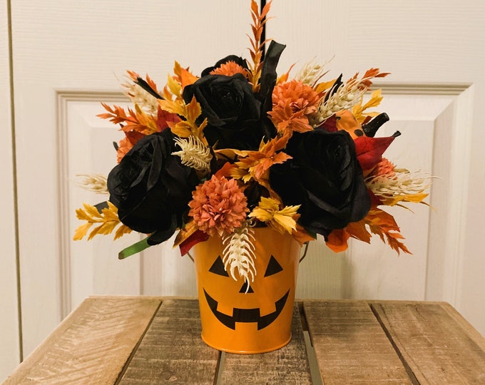 Small Halloween Floral Arrangement Black Roses - Artificial Halloween ...