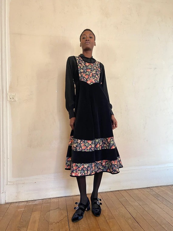 1970s British boutique label Anna Belinda pinafore dr… - Gem