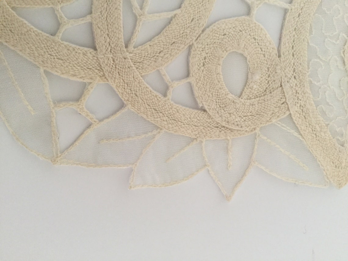 Vintage Buttenburg lace Round doily Napkin Ivory Round Table | Etsy