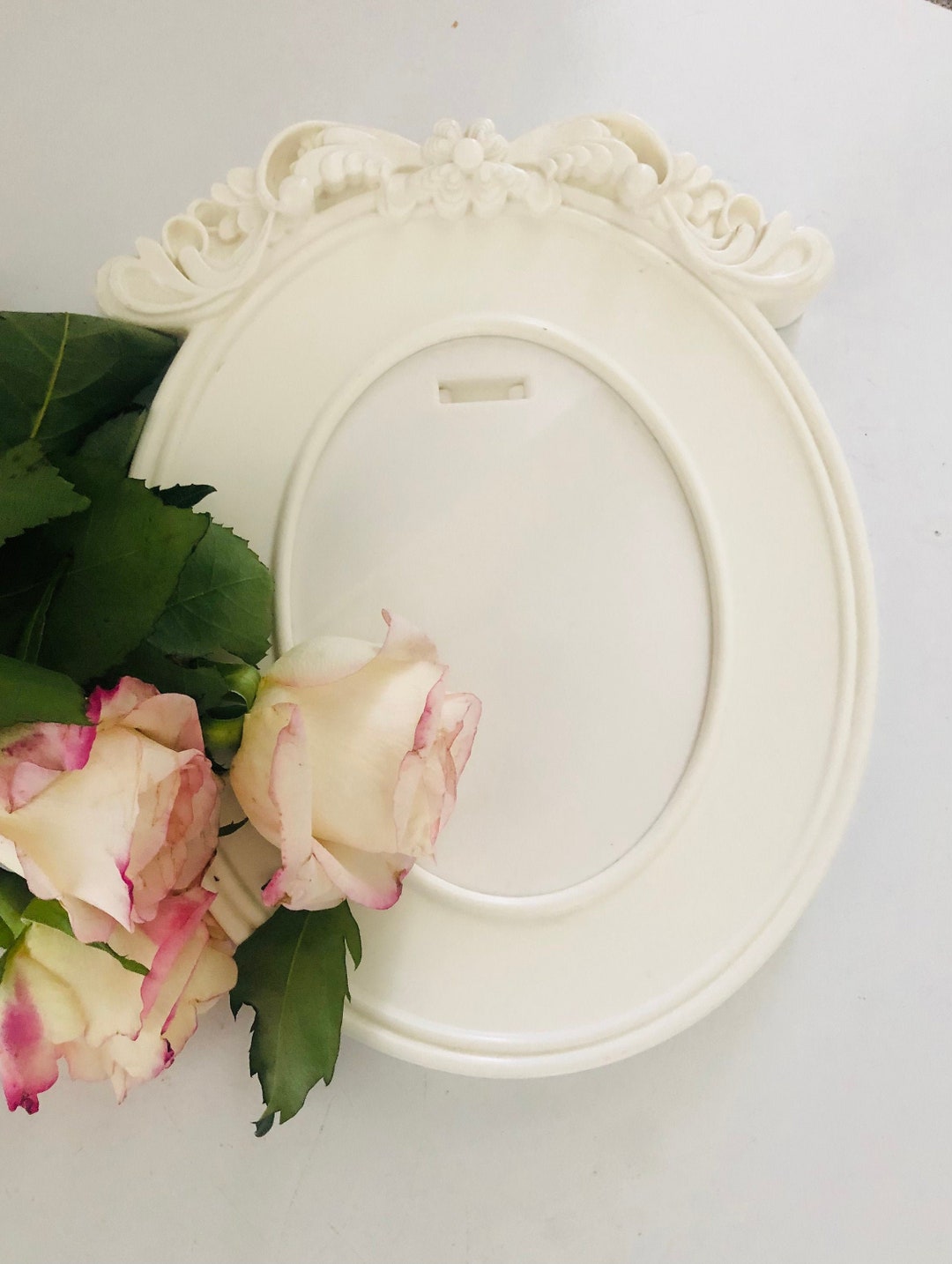 VINTAGE FRAME, White Oval, Victorian Decor, Plastic - Etsy