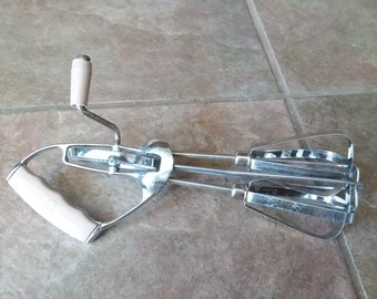 Vintage egg beater | Etsy