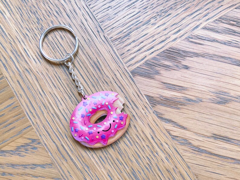 Smiley Doughnut Keychain, Pink Donut Keyring, Cute Cartoon Dough-nut ...