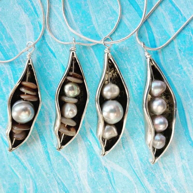 Pea Pod Necklace - Etsy