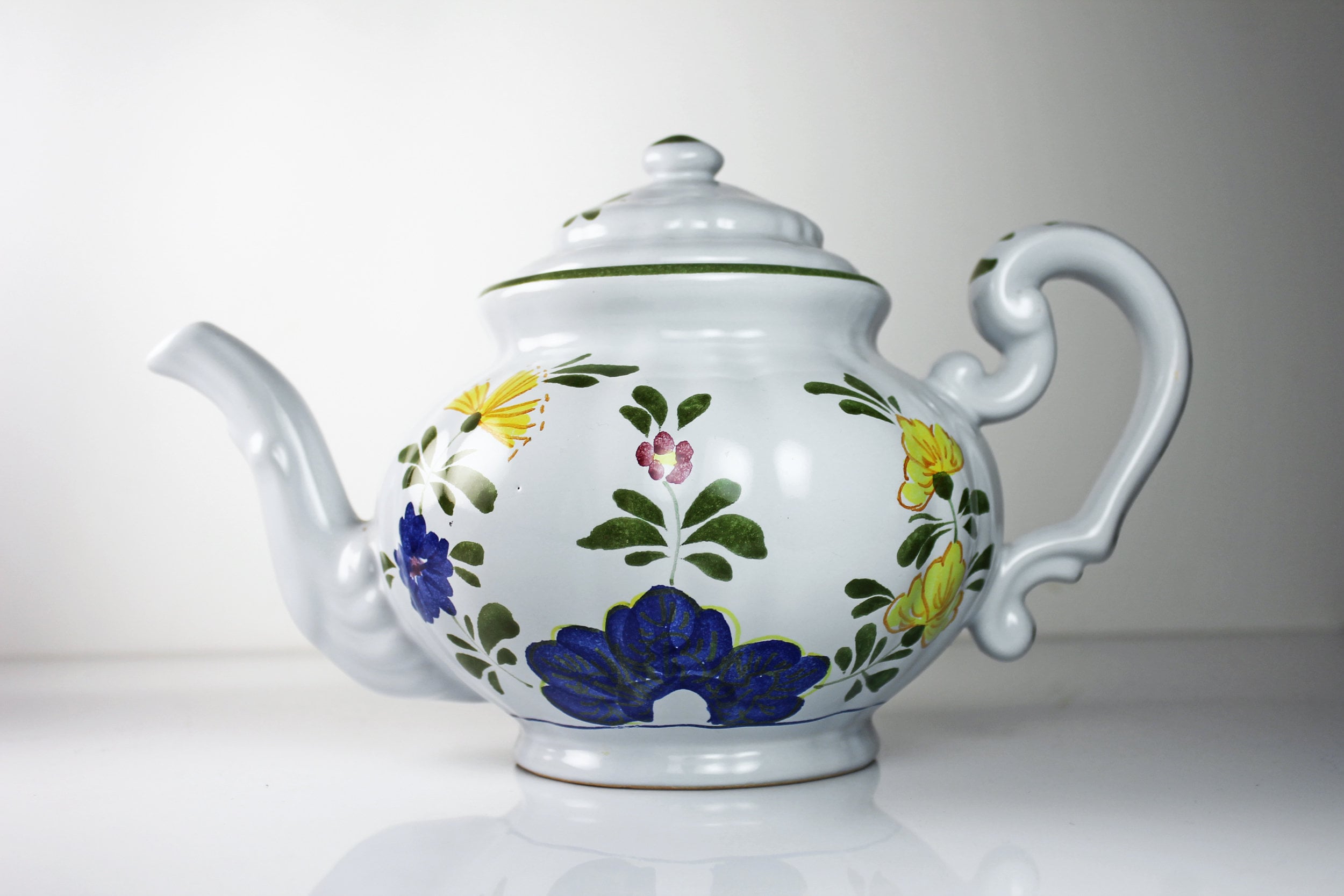Teapot, Made In Italy, Floral Pattern, Italian Pottery, Hand Painted, 6 Cup
