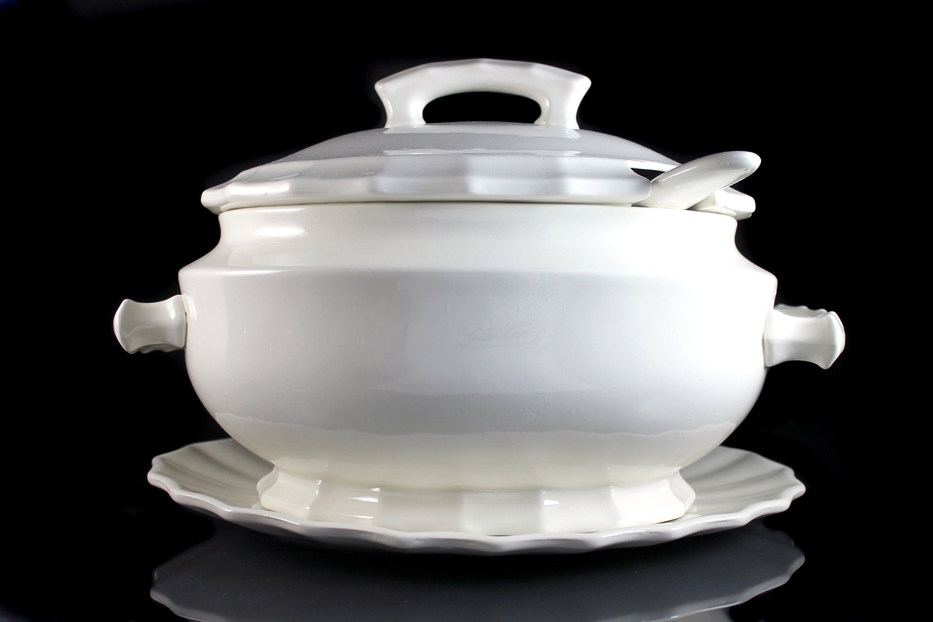 Oval Soup Tureen, California Pottery, 5 Quart, Cream Color, Ladle and ...