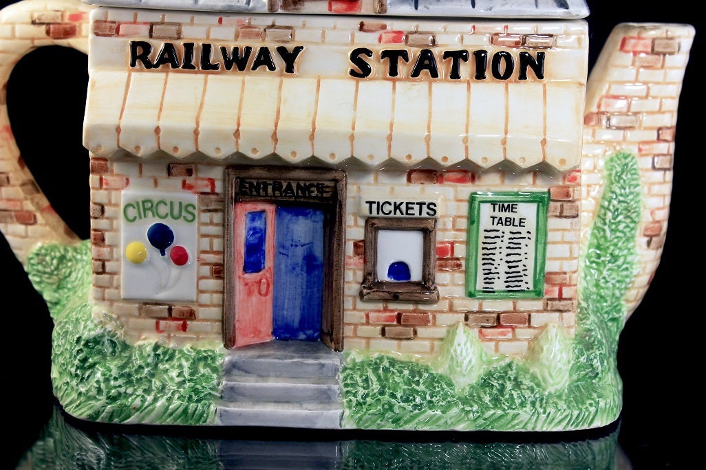 Decorative Teapot, Western House Gifts, Railway Station, Annie Rowe, 4 ...