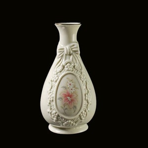 Cameo Ribbon Vase Royal Heritage Collection Taiwan - Etsy
