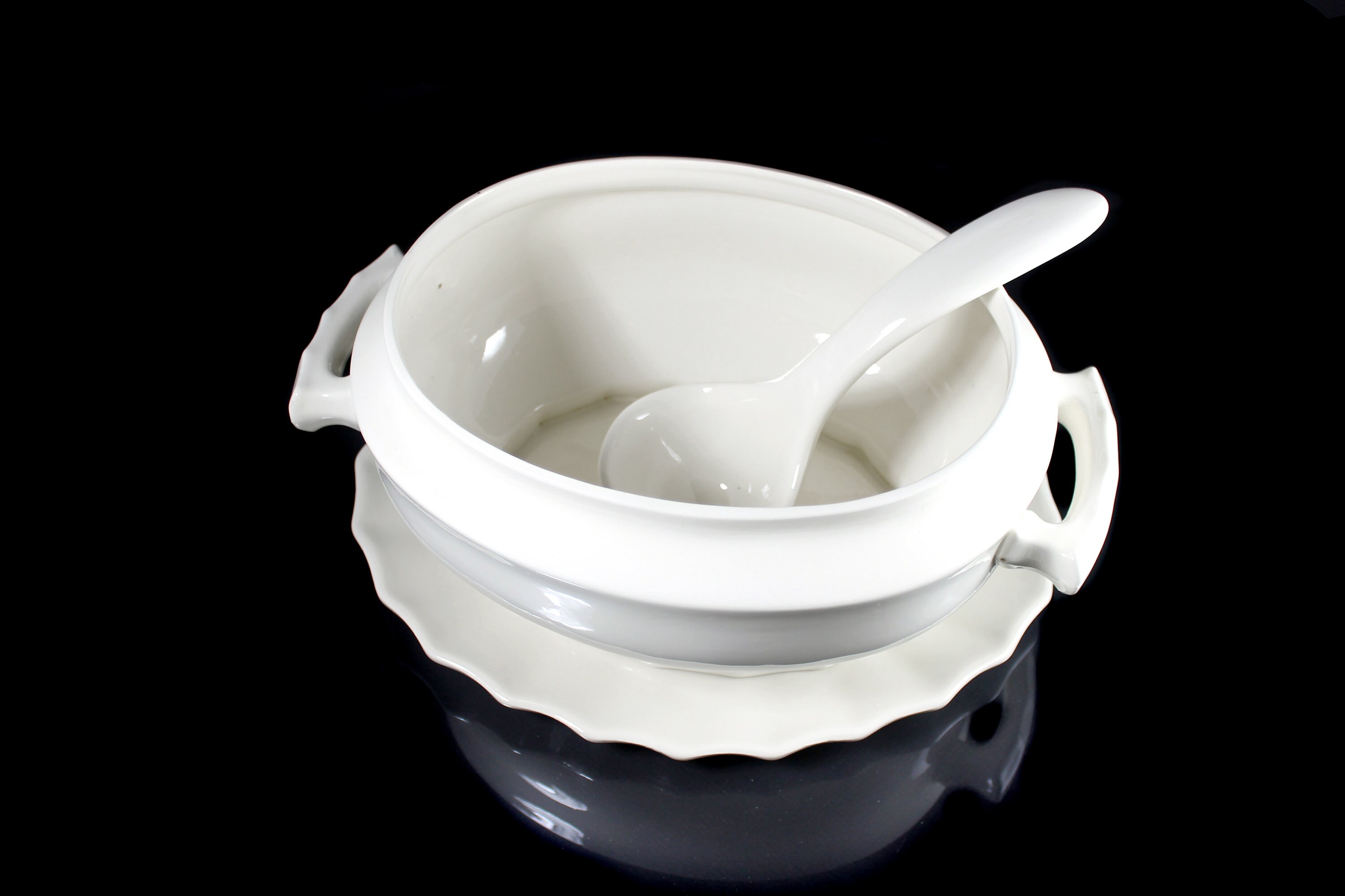 Oval Soup Tureen, California Pottery, 5 Quart, Cream Color, Ladle and ...