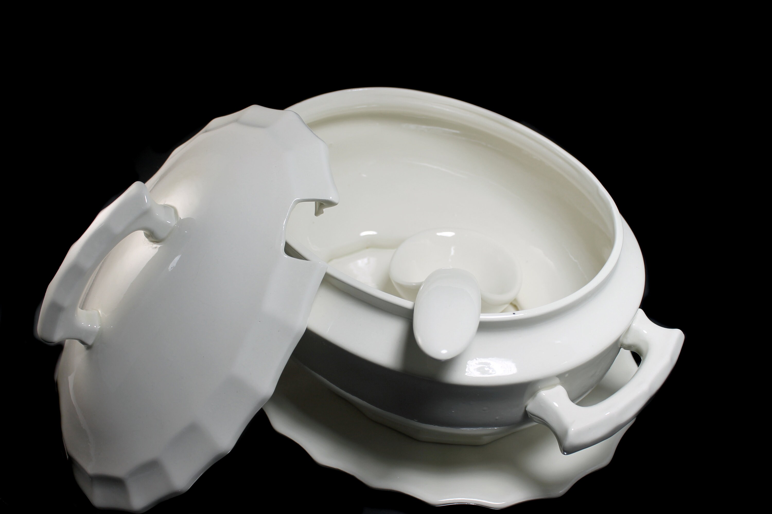 Oval Soup Tureen, California Pottery, 5 Quart, Cream Color, Ladle and ...